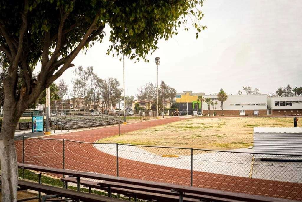 Arrancan Gobierno de Ensenada y ECA LNG empastado en Unidad Deportiva ...